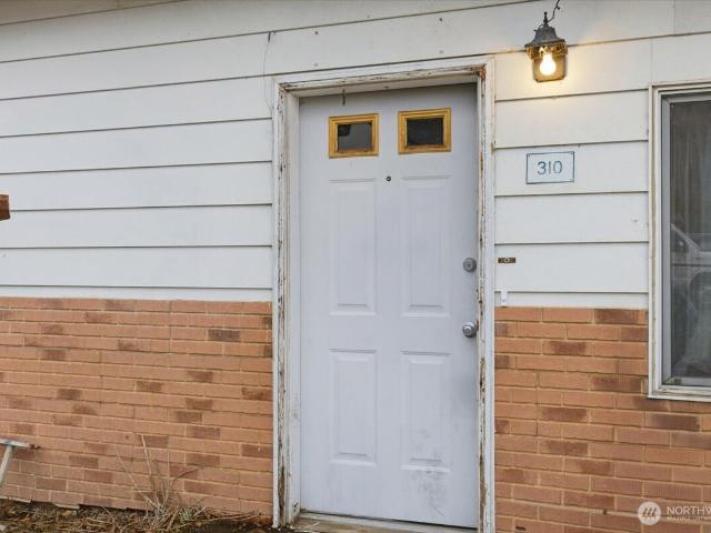 310 Center Street