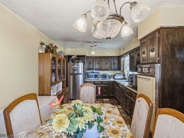 310 Cristiani St, Roselle, NJ 07203