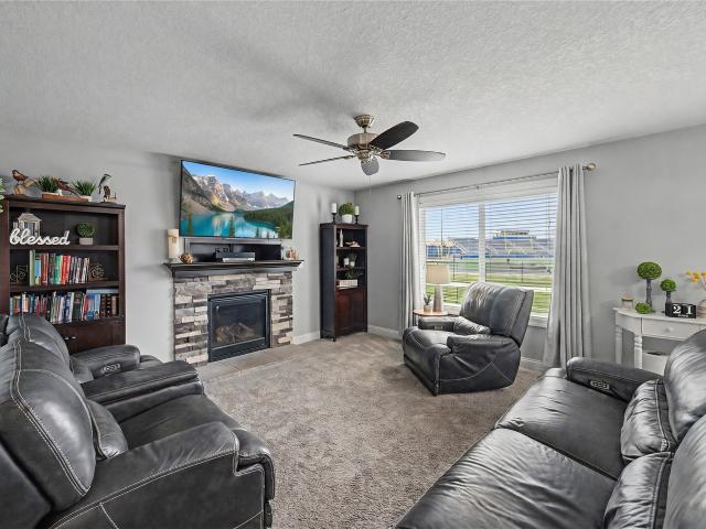 310 Aspen Drive NE