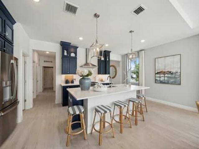 310 Baybreeze