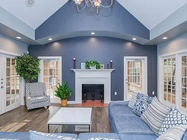 310 Berry Rd, Houston, TX 77022