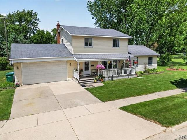 310 Browning Dr, Howell, MI 48843