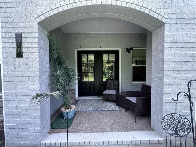 310 Buckner Cir