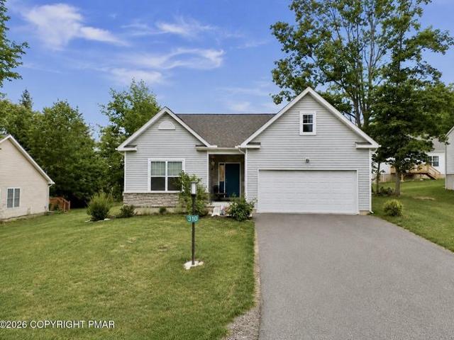 310 Golden Oaks Dr, White Haven, PA 18661