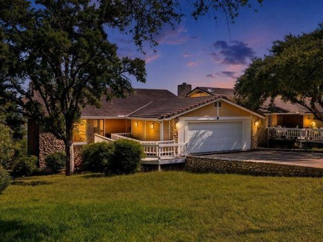 310 Dogie Dr, Horseshoe Bay, TX 78657