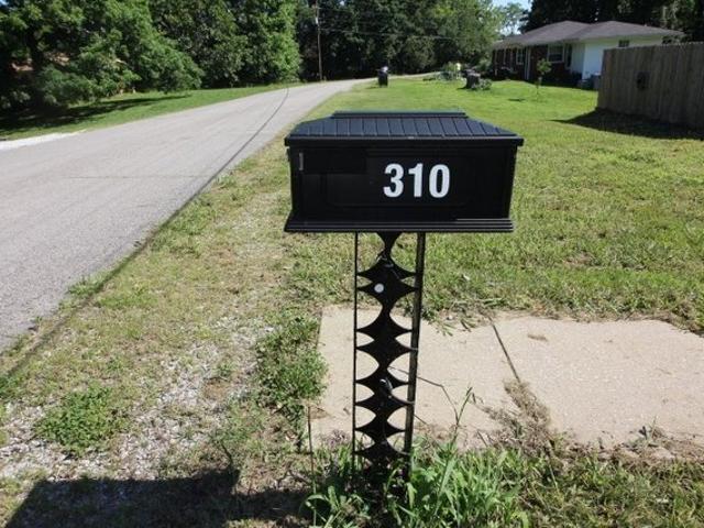 310 Dogwood Dr, Erin, TN 37061