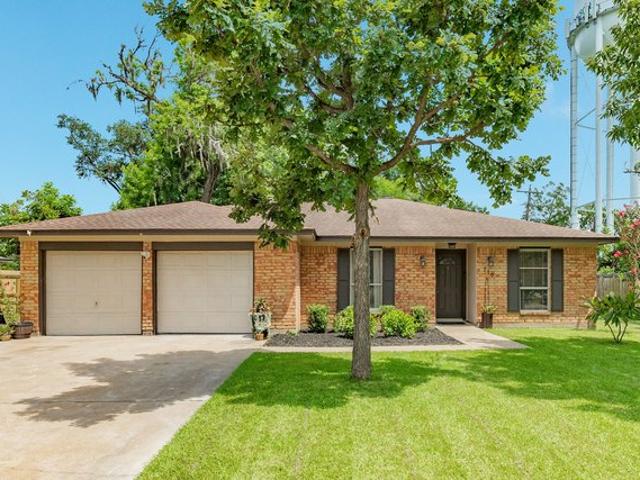 310 Dogwood St, Lake Jackson, TX 77566