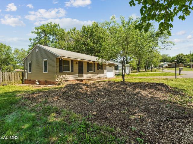 310 Defoe Circle