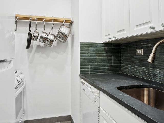 310 E 46TH Street 12A