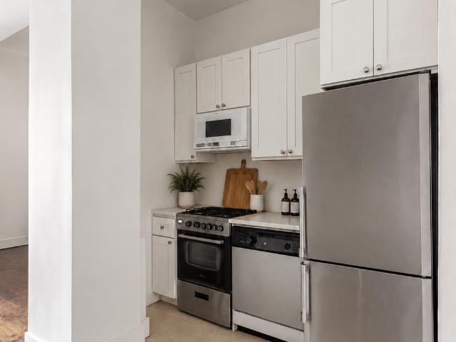 310 E 46th Street 15G