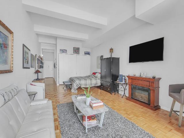 310 E 46th Street 21f