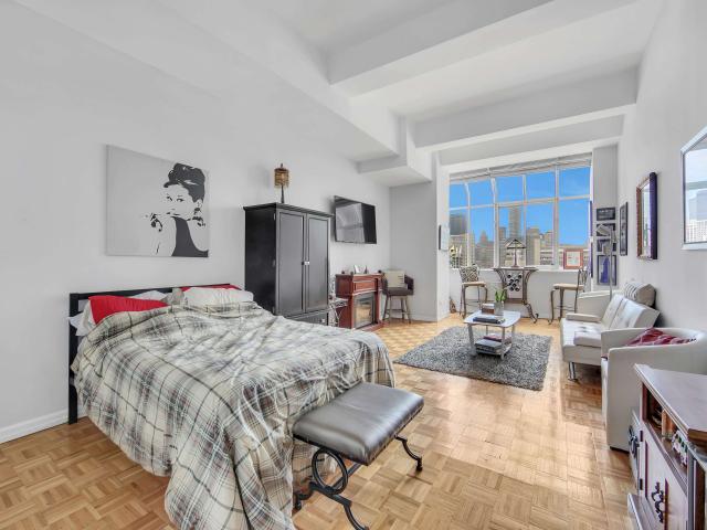310 E 46th Street 21f