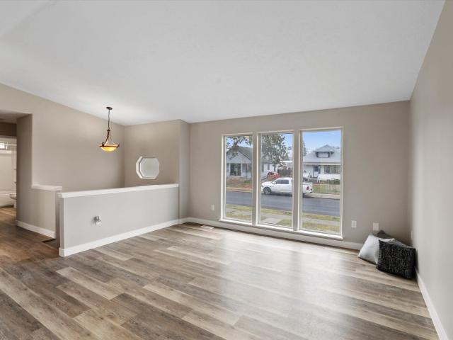 308 E Crown Ave, Spokane, WA 99207 | MLS #202614 | Compass