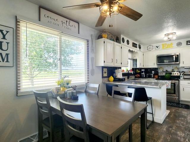 310 E Pine Ave, New Salem, ND 58563