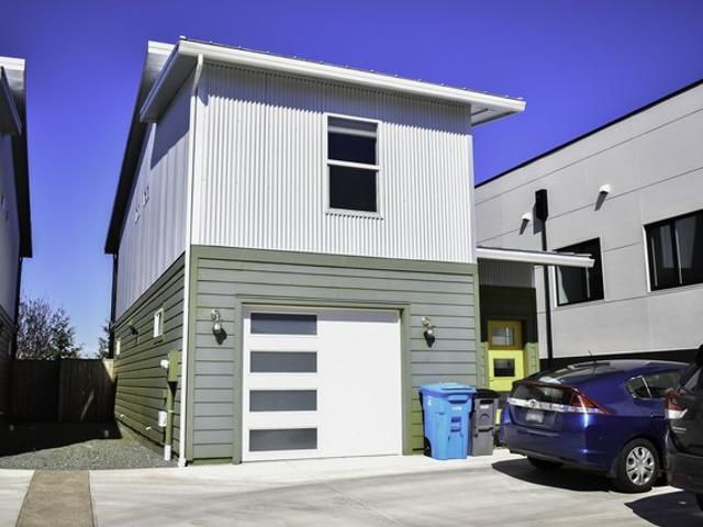 310 E Rapp Rd, Talent, OR 97540