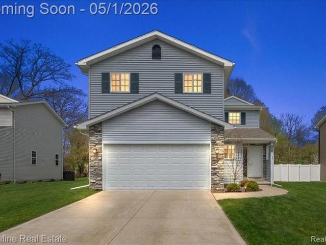 310 Fountain Park Dr, Waterford Township, MI 48327
