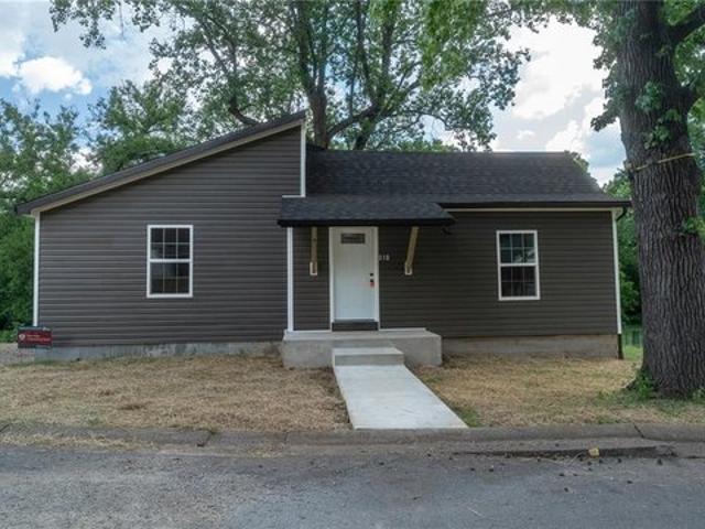 310 Field St, Park Hills, MO 63601