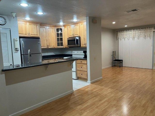 310 Hackamore Ln, Fremont, CA 94539