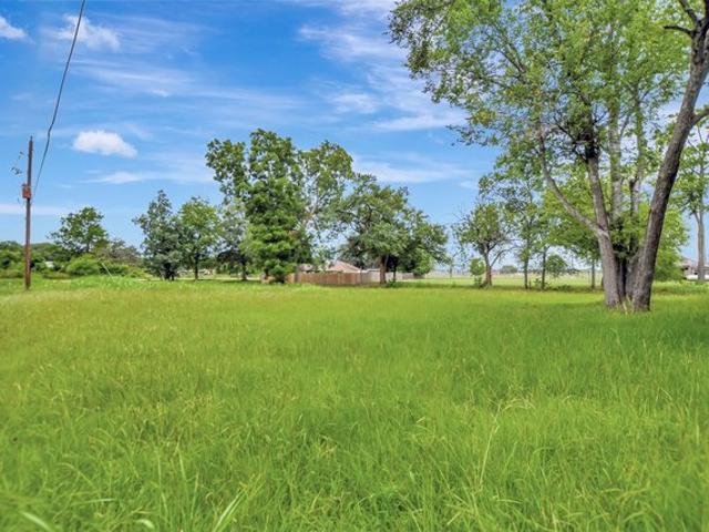 310 Heath Ave, Madisonville, TX 77864