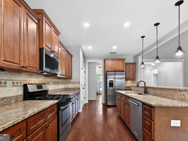 310 Ivy Lane