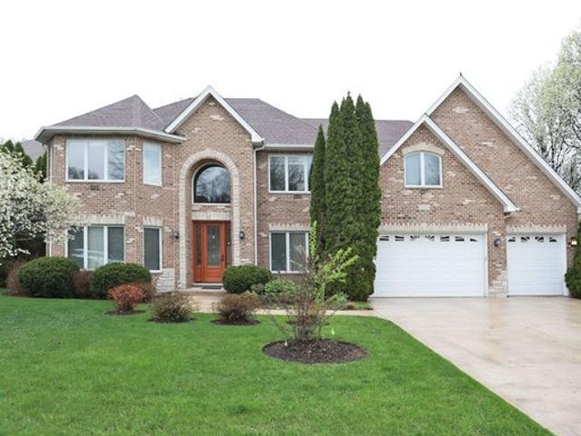 310 Jennifer Ln, Roselle, IL 60172