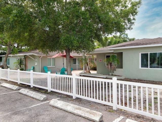 310 OSE Rentals LLC Studio Apartment for Rent at 310 24th Ave N, St. Petersburg, FL 33704 Historic Old Northeast
