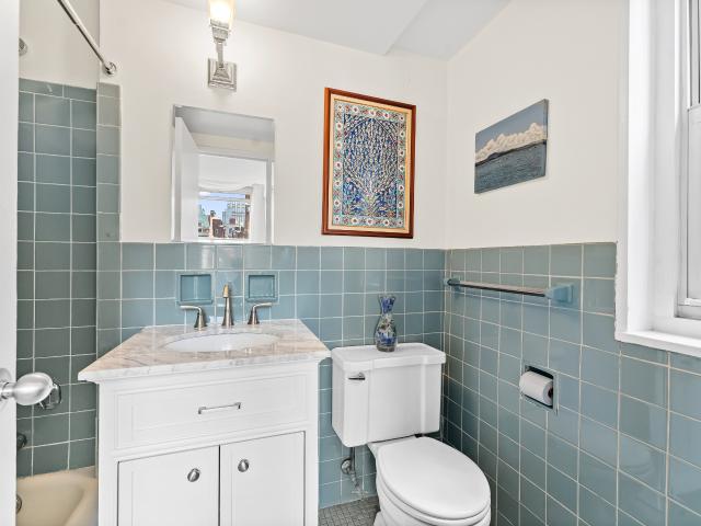 310 Lexington Avenue, Unit 15A