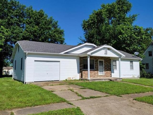 310 Linn St, Belle, MO 65013