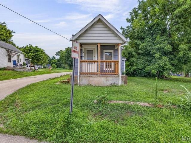 310 Moore St, Festus, MO 63028