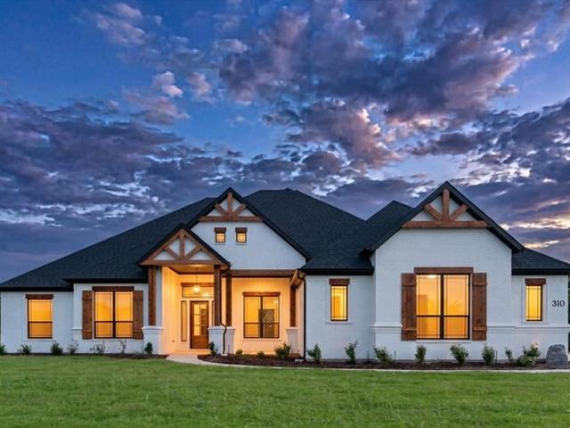 310 Mayberry Way, Waxahachie, TX 75167
