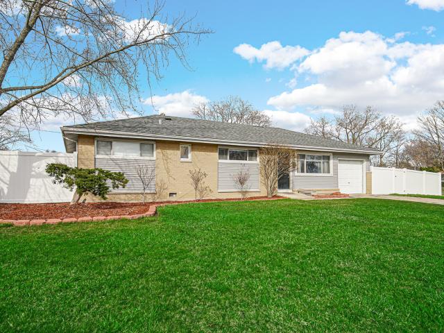 310 Maricopa Ln, Hoffman Estates, IL 60169 | MLS #12637