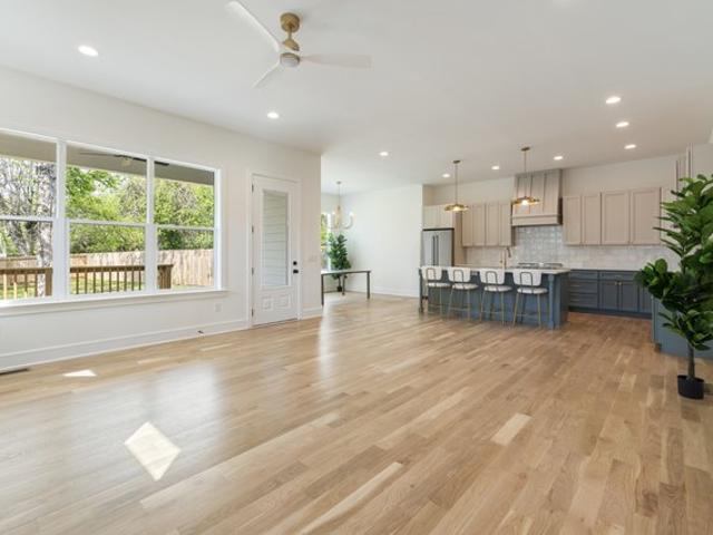 310 McKennell Dr, Nashville, TN 37206