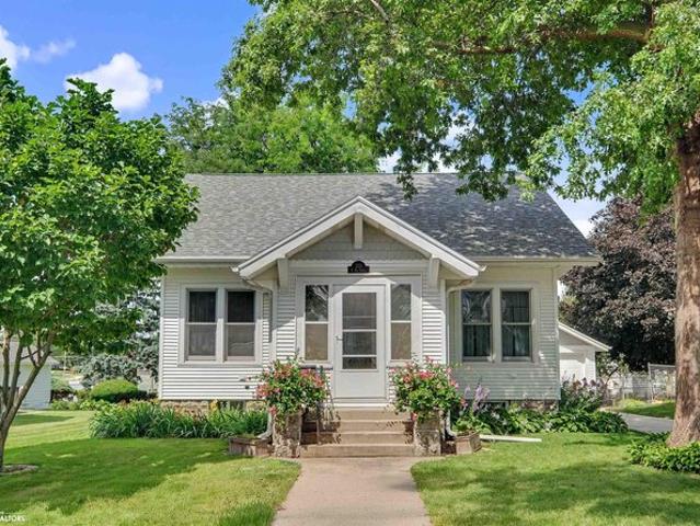 310 N 8th St, Marshalltown, IA 50158
