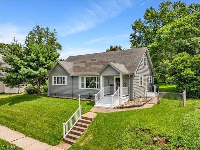 310 N 10th St, Cambridge, OH 43725