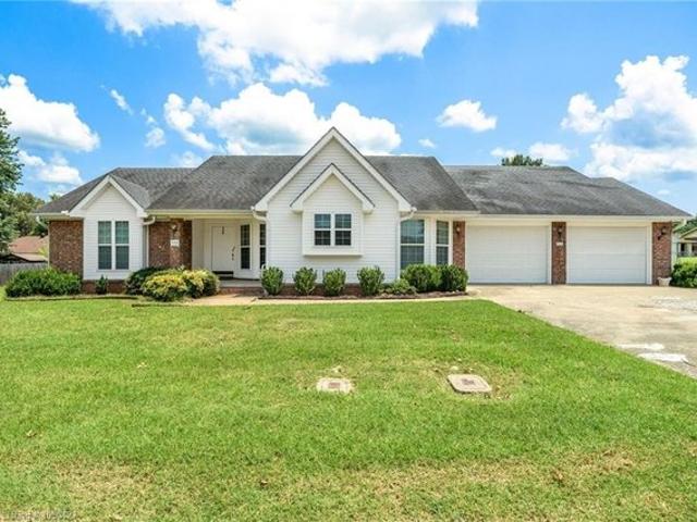 310 N 28th St, Ozark, AR 72949