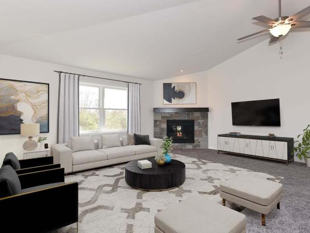 310 N Trailview Ct, Waterford, WI 53185 | MLS #1894