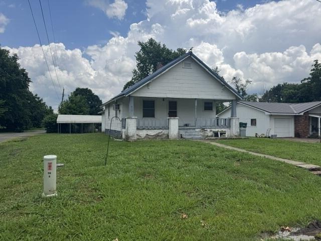 310 N Davis St, Miller, MO 65707