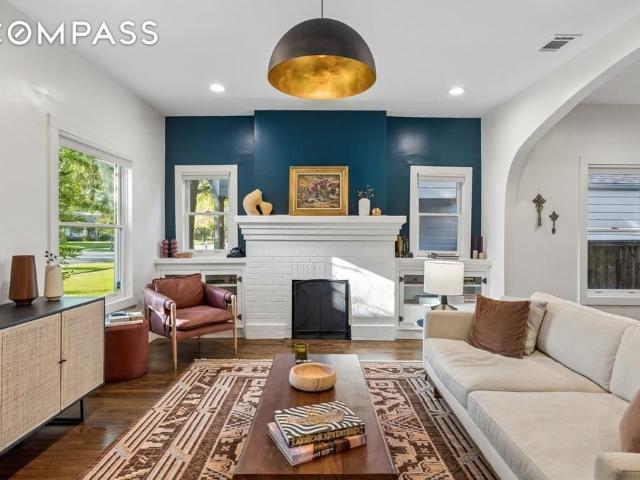 310 N Montclair Ave, Dallas, TX