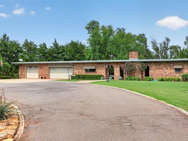 310 N Noble St, Elk City, OK 73644