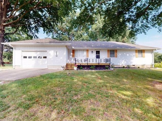 310 N Price Ln, Clinton, MO 64735