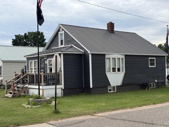 310 Nicholas St, Palmer, MI 49871