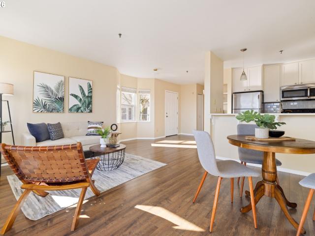 310 NW Uptown Ter, Unit 2B, Portland, OR 97210 | MLS #235870