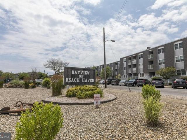 310 S West Ave Apt 1E, Beach Haven, NJ 08008