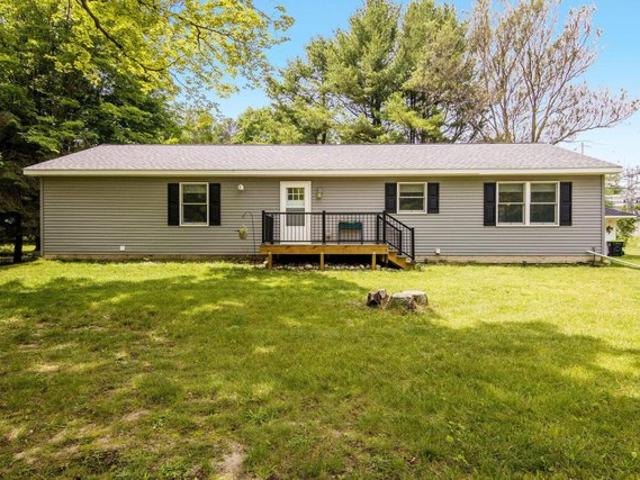 310 S Shabwasung St, Northport, MI 49670