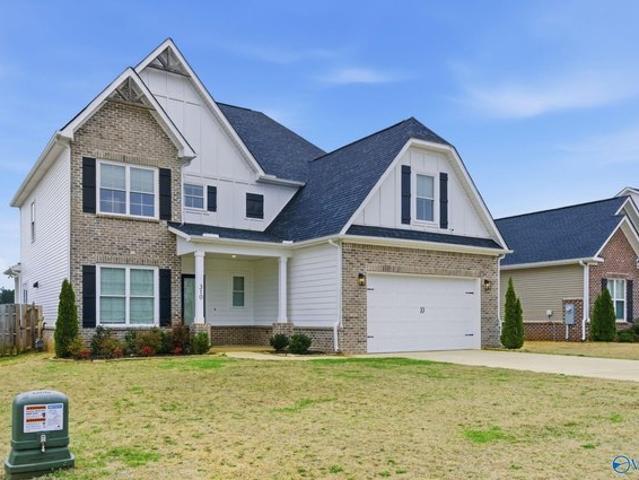 310 Shadow Ct SW, Huntsville, AL 35824