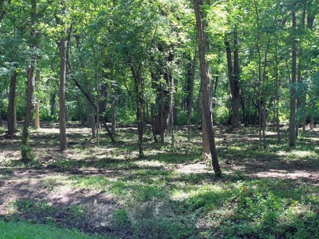 310 Slippery Rock Dr, Dixon, IL 61021