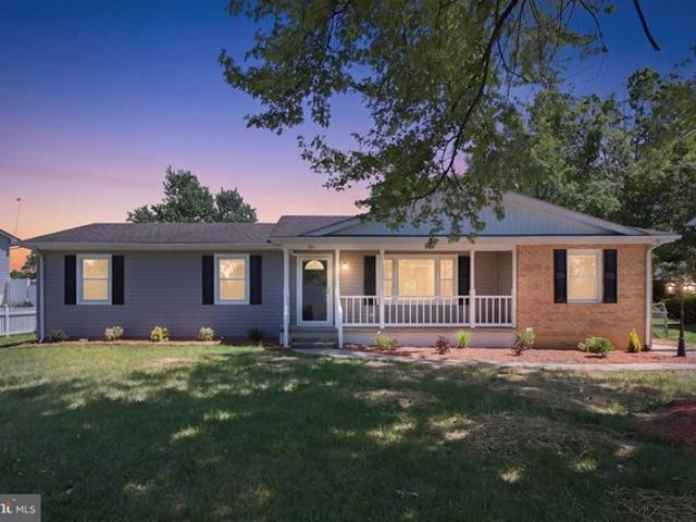 310 Sycamore Dr, Fredericksburg, VA 22408