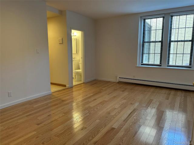 310 Riverside Boulevard 2K