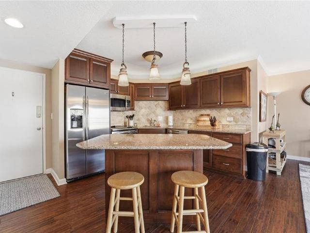 310 W 49th St, Unit 201, Kansas City, MO 64112 | MLS #2598