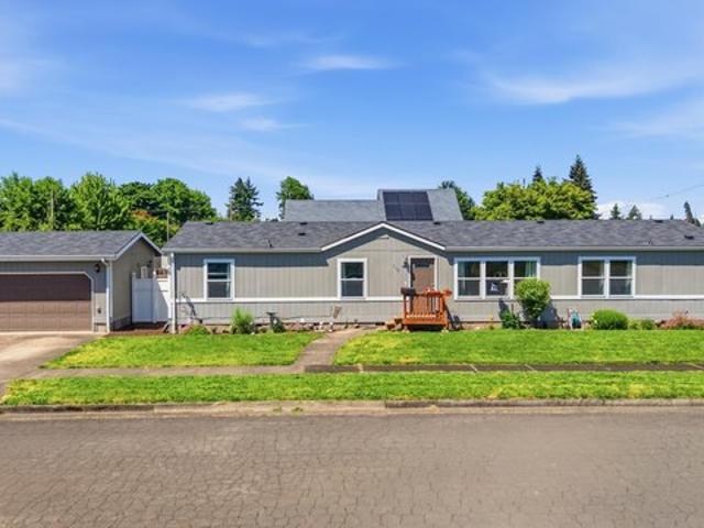 310 W B St, Lebanon, OR 97355